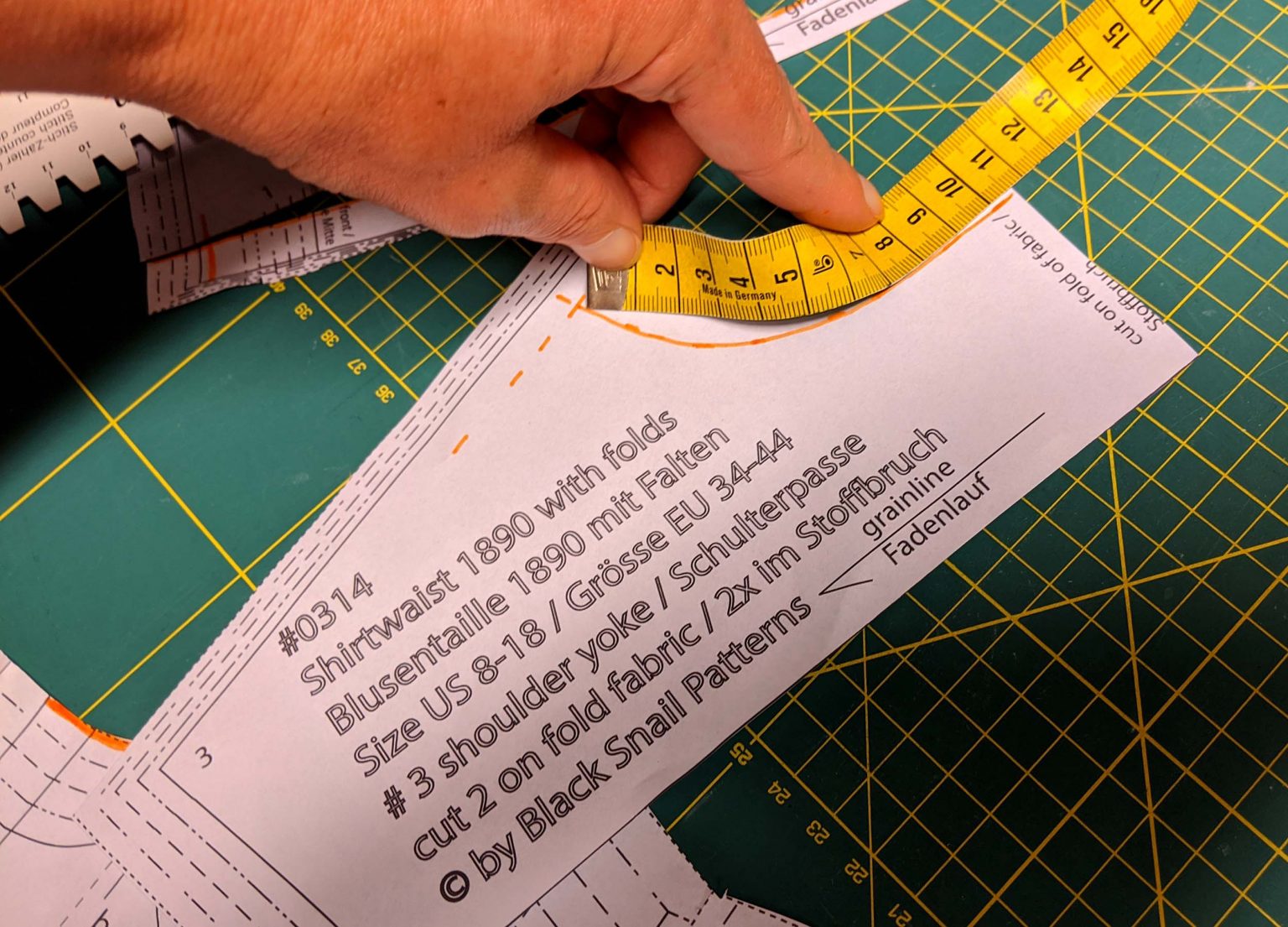 #0314 Shirtwaist Tutorial – Adjusting the pattern | BlackSnails Sewing Blog